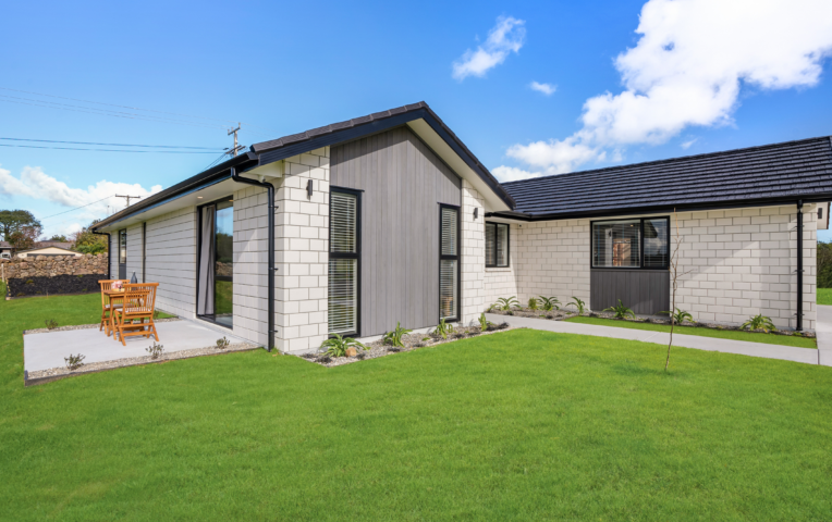 Vertical Shiplap Cladding | Weatherboard Cladding | JSC